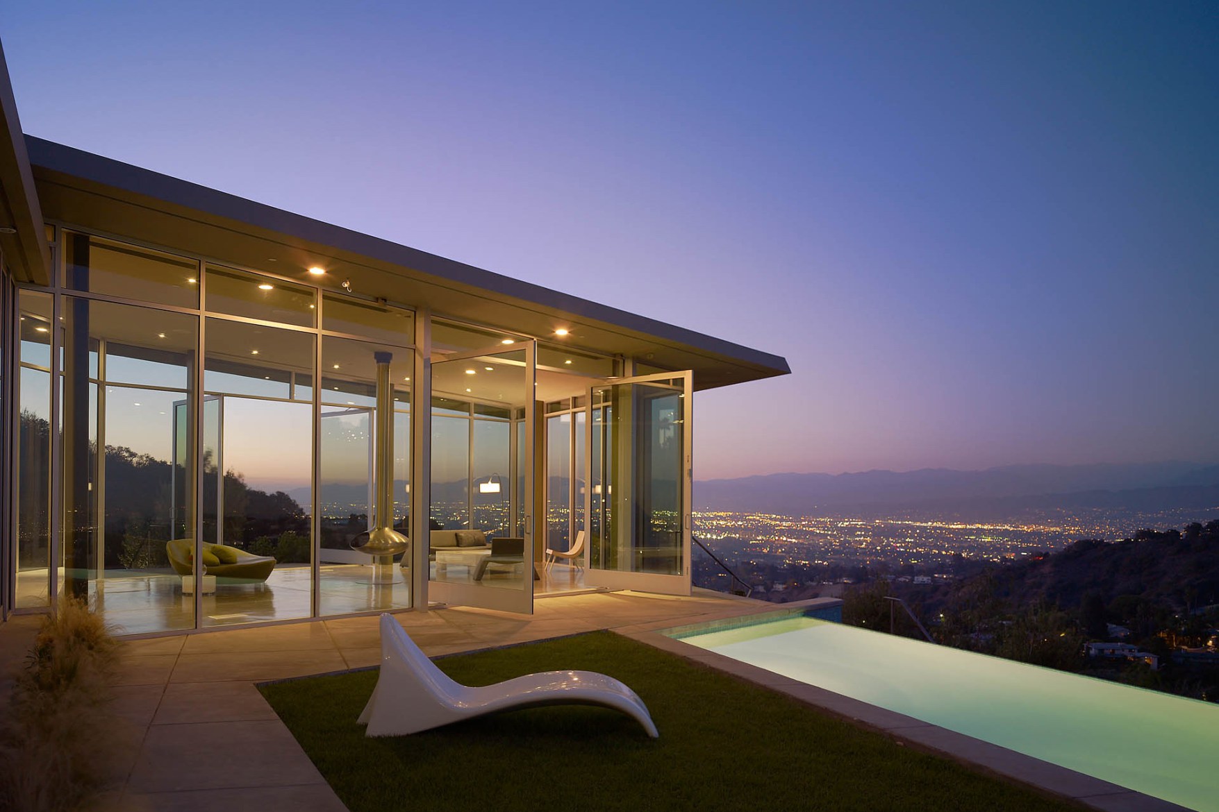 Πολυτέλεια στους πρόποδες του Hollywood | MANCODE STYLE