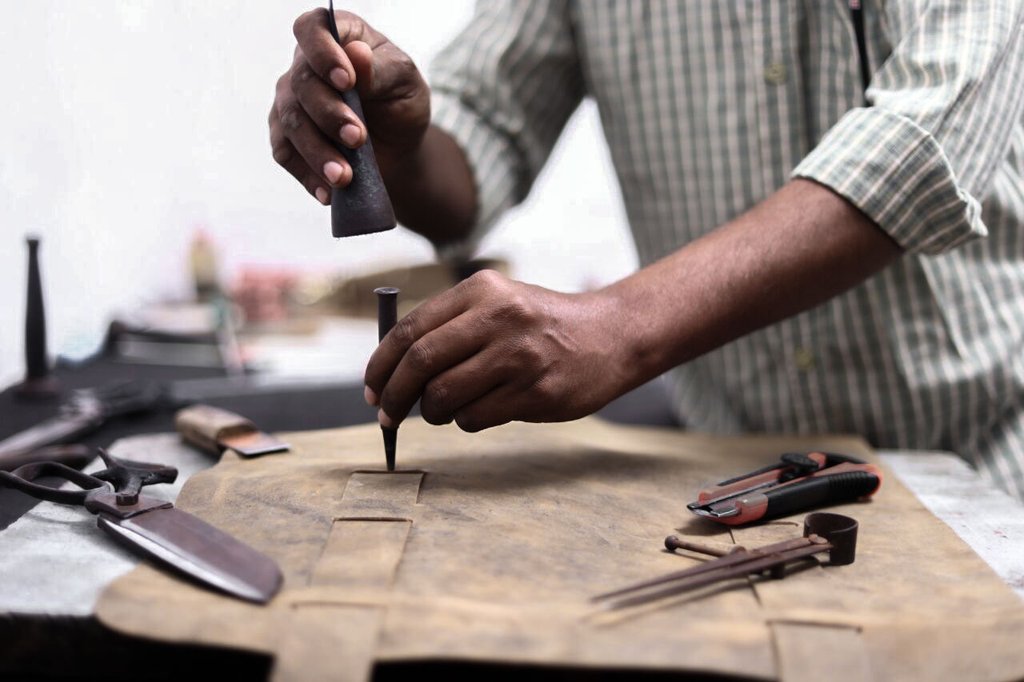 The Messenger Bag | MANCODE