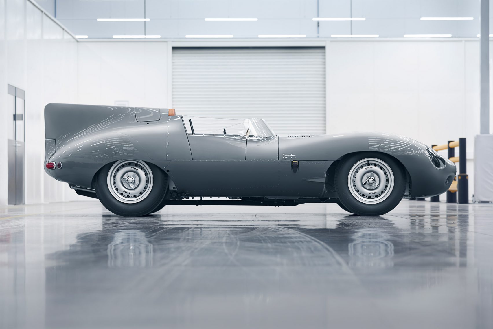 The Iconic Jaguar D-type | MANCODE