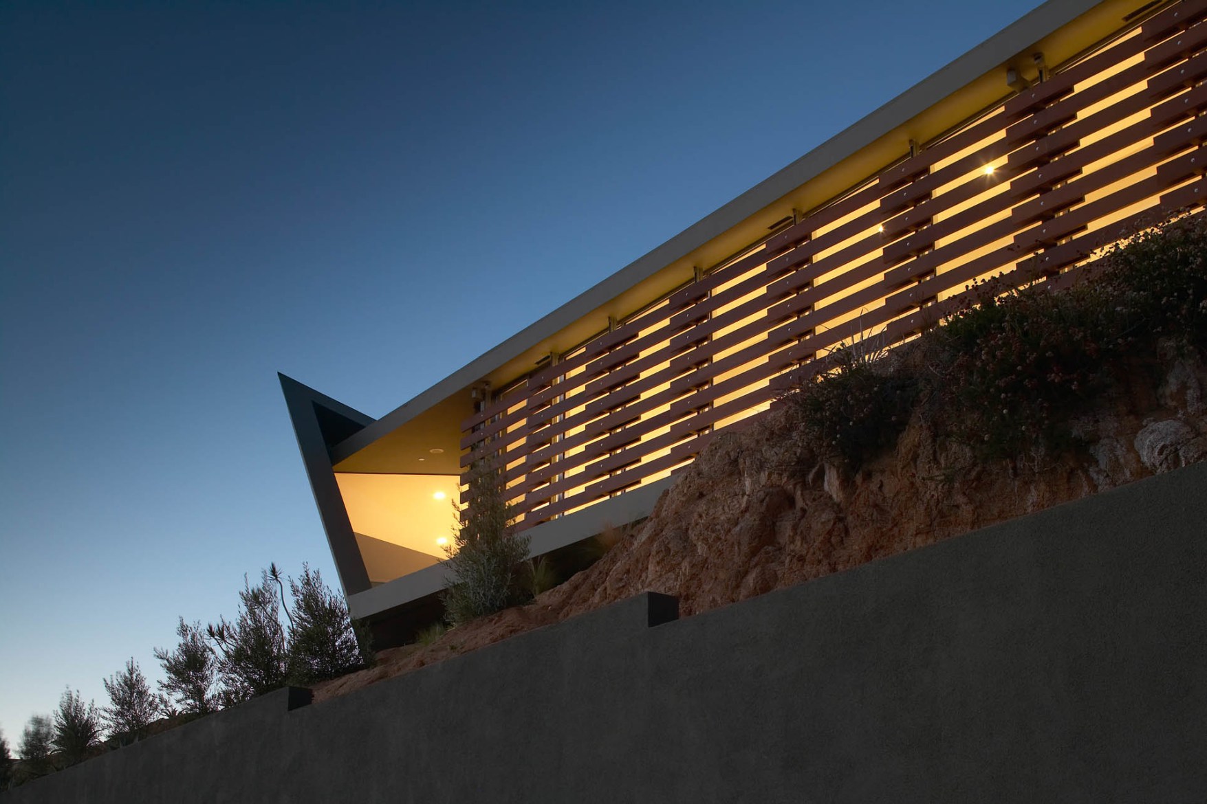 Silver Screen House | MANCODE