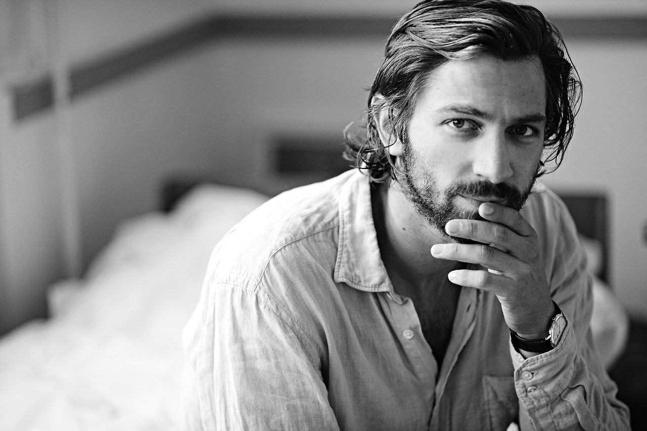 Michiel Huisman's Effortless Style | MANCODE