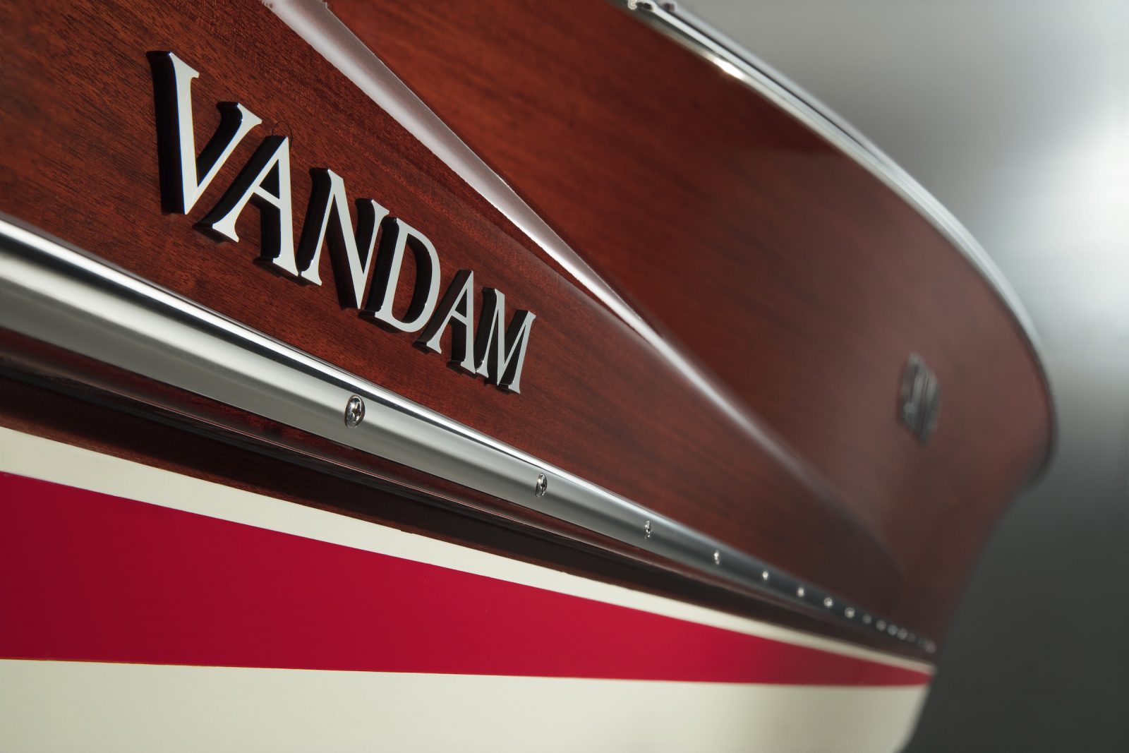 Stylish Boat | MANCODE