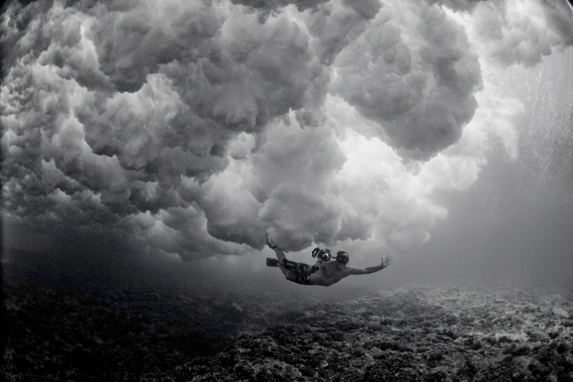 The Surfing Clicks | MANCODE