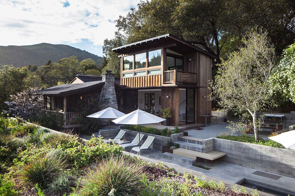 1930s Stylish Summer House | MANCODE