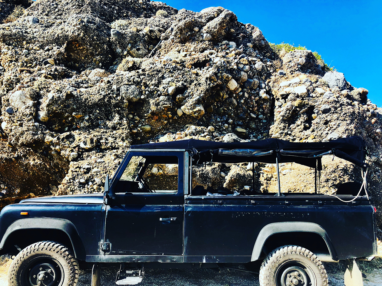 Defender on the Rocks | MANCODE STYLE