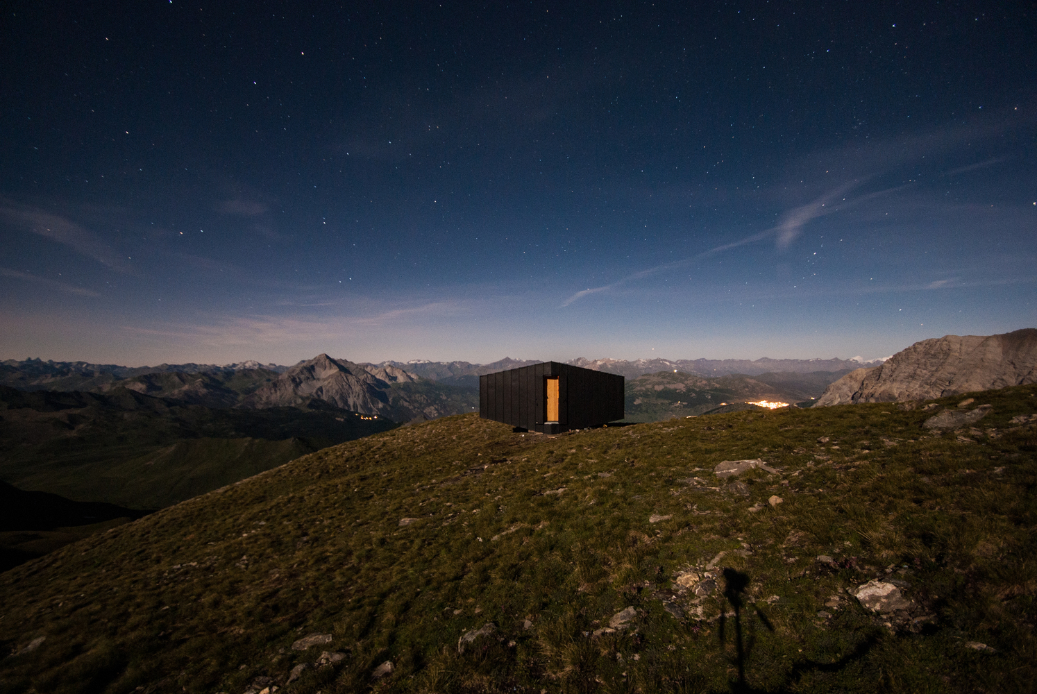 Black Body Mountain Shelter | MANCODE STYLE