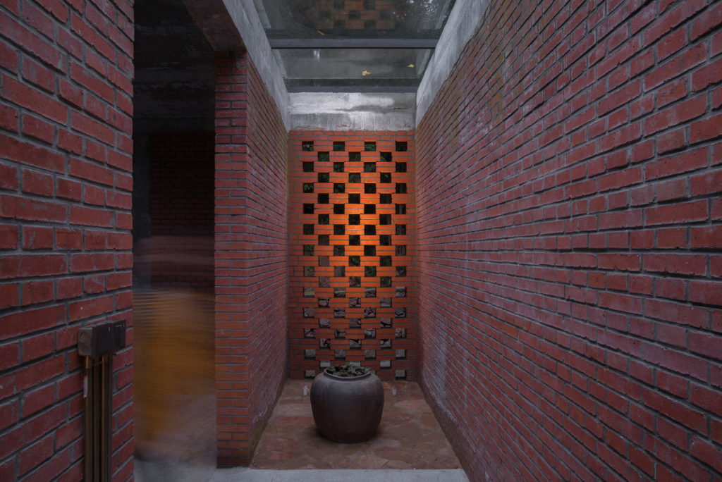 A brick guesthouse complex in Xin country | MANCODE STYLE