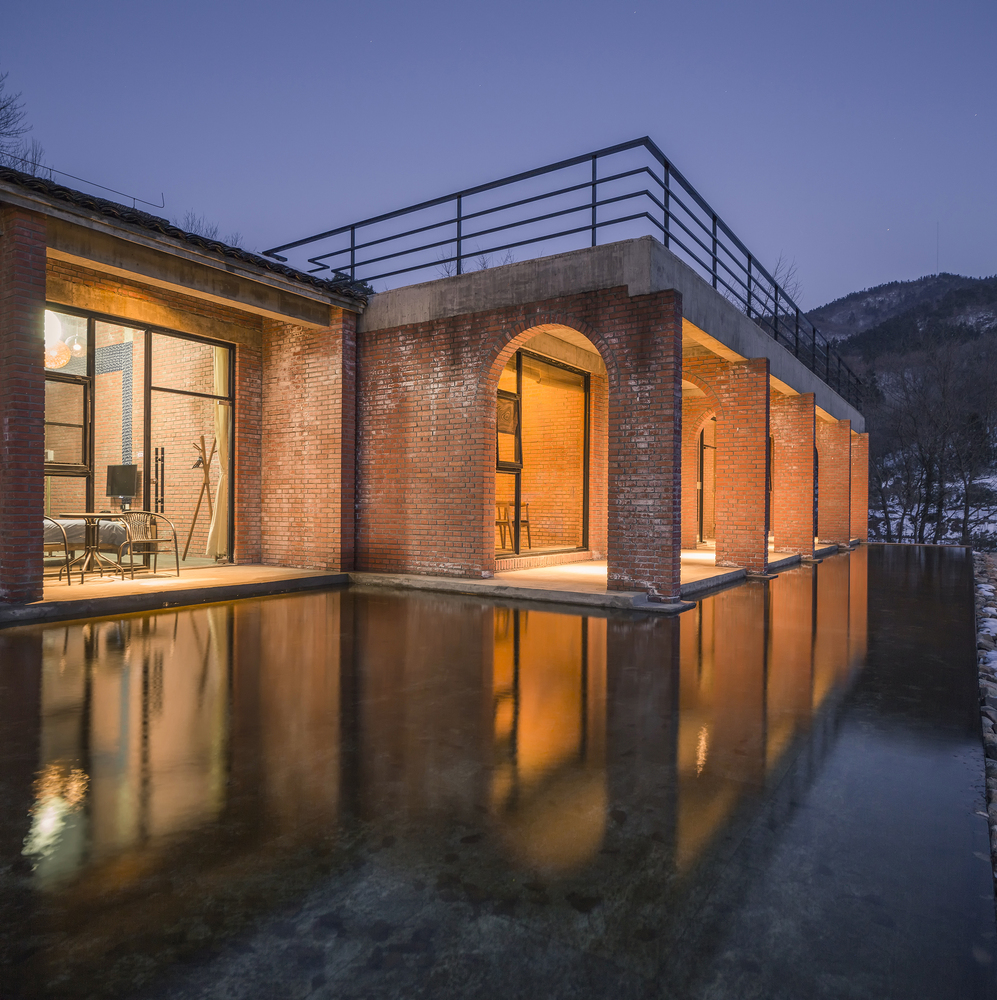 A brick guesthouse complex in Xin country | MANCODE STYLE
