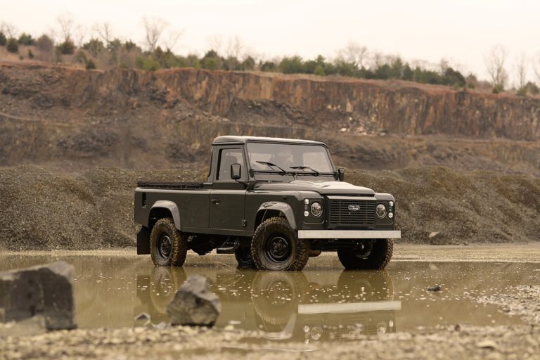 Land Rover Defender 110 x Commonwealth Classics | MANCODE STYLE