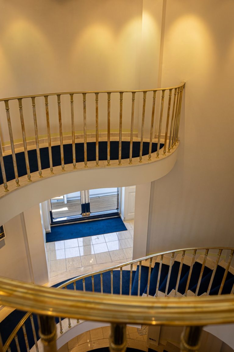 Exclusive photos! CHRISTINA O-The legend | MANCODE STYLE