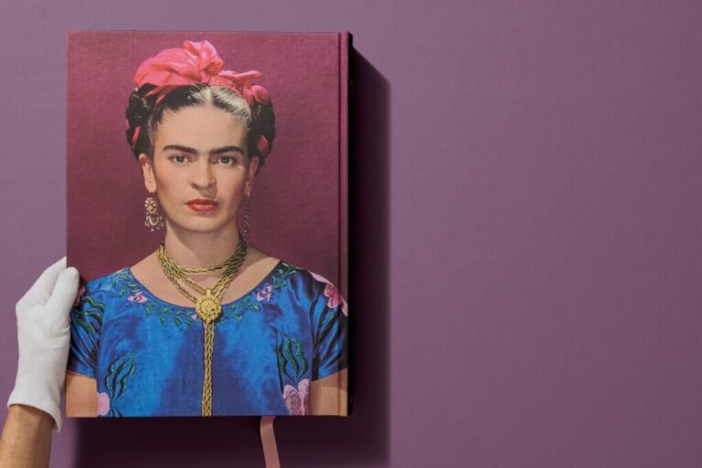 Frida Kahlo: The Complete Paintings | MANCODE STYLE