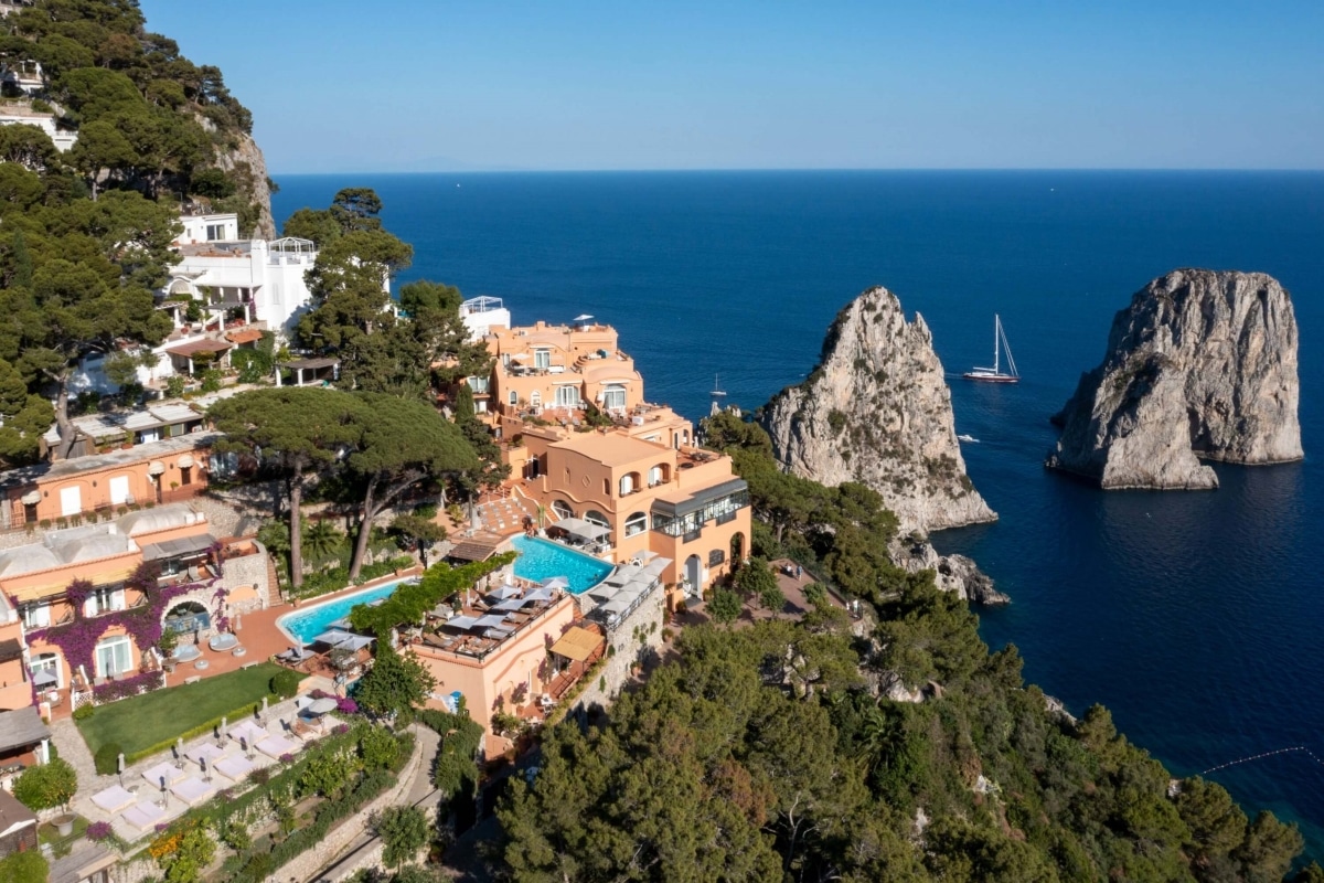 Capri's privacy | MANCODE STYLE