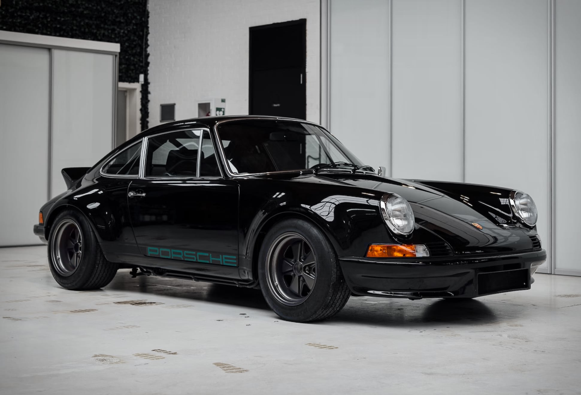 Porsche 911 Restomod | MANCODE STYLE