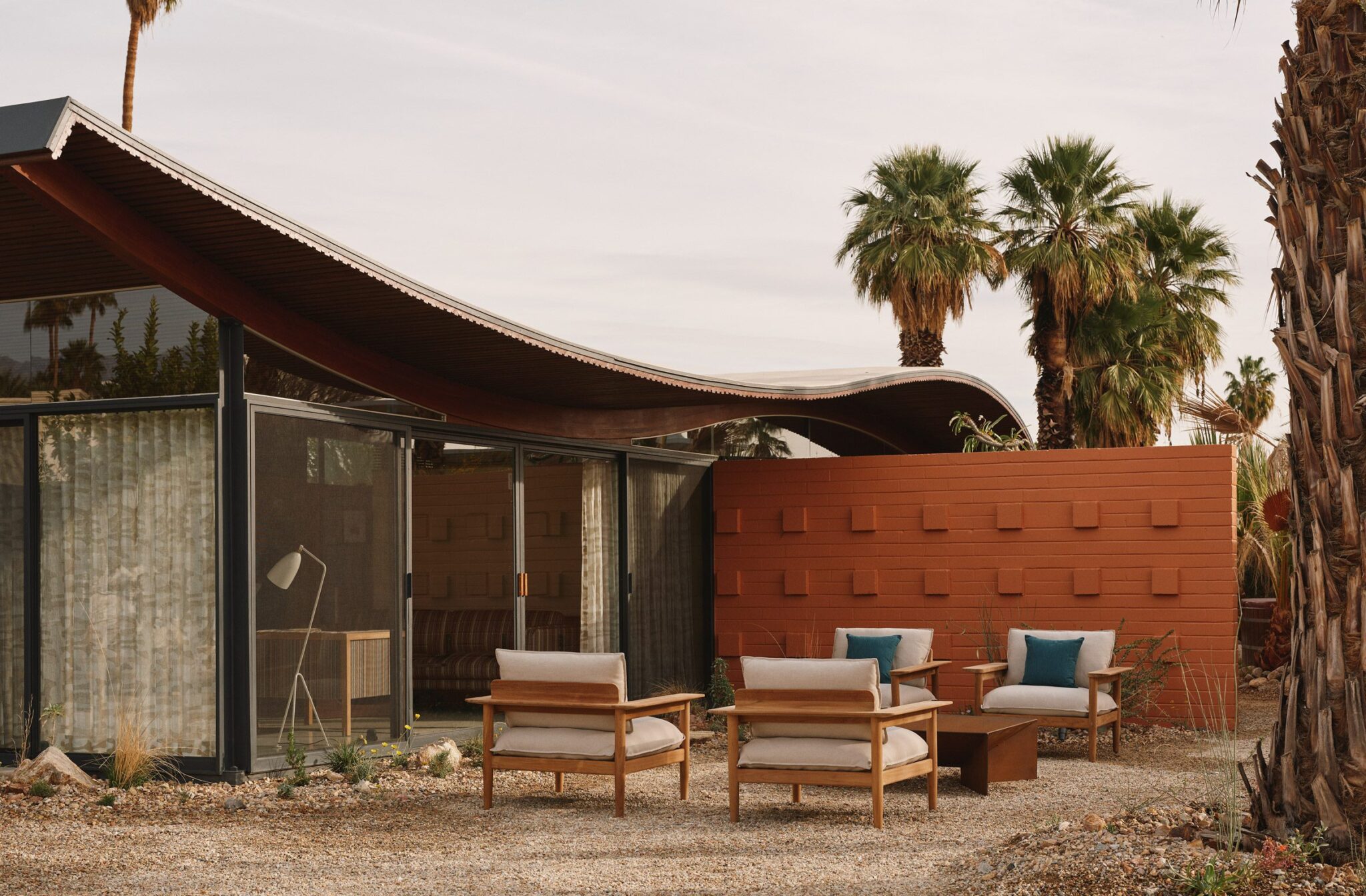 The iconic Wave House in the Palm Desert | MANCODE STYLE